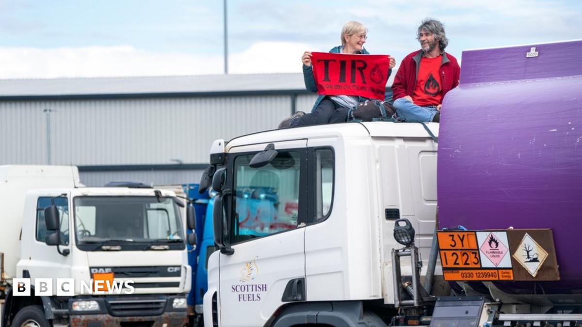 Climate activists fined for Grangemouth protest - BBC News