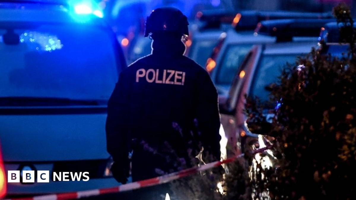 Germany shooting: Gunman kills two after attacking synagogue - BBC News