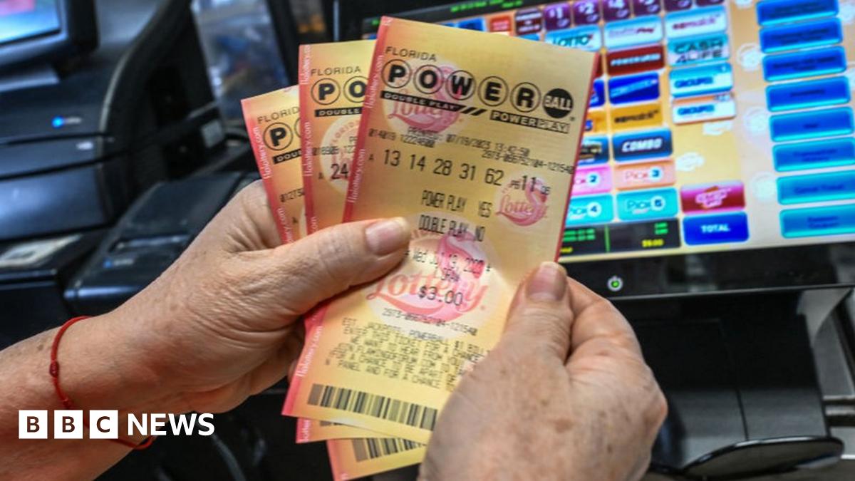 Powerball: One winning ticket sold for $1.08bn jackpot - BBC News