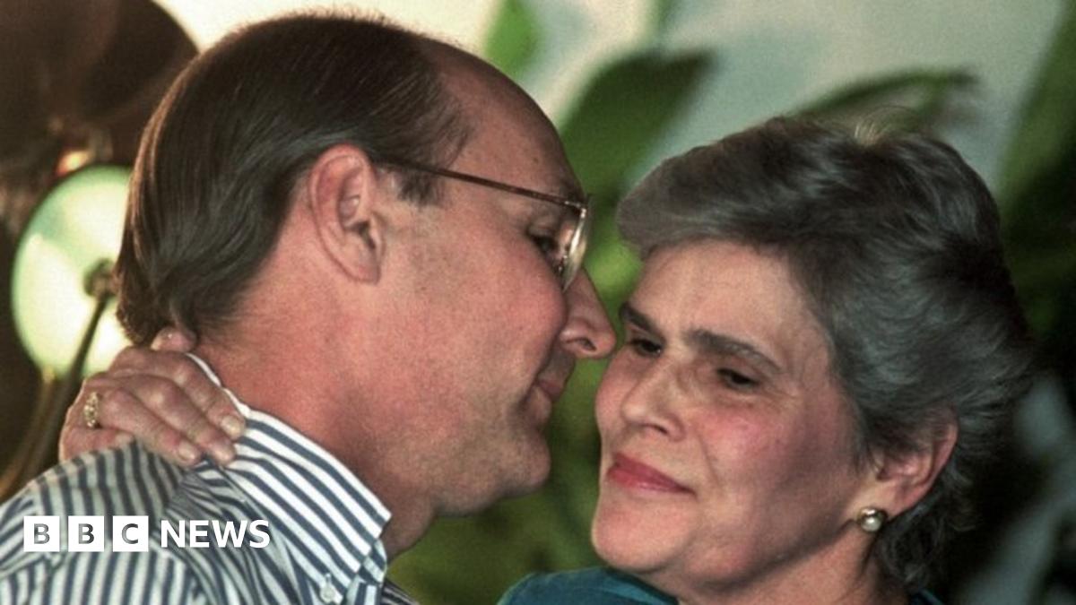 Nicaragua ex-cabinet chief Lacayo dies in air crash - BBC News