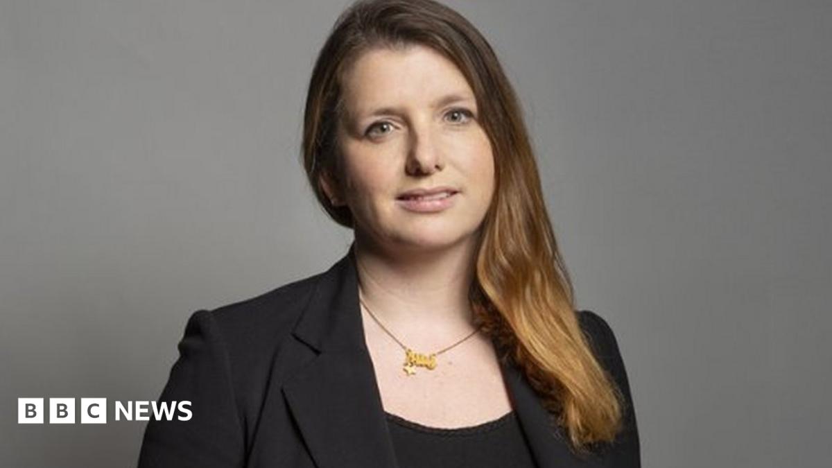 Wirral South MP Alison McGovern to stand for Birkenhead seat - BBC News