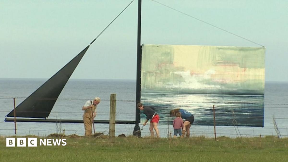 Royal Charter artwork for wreck that inspired shipping forecast - BBC News