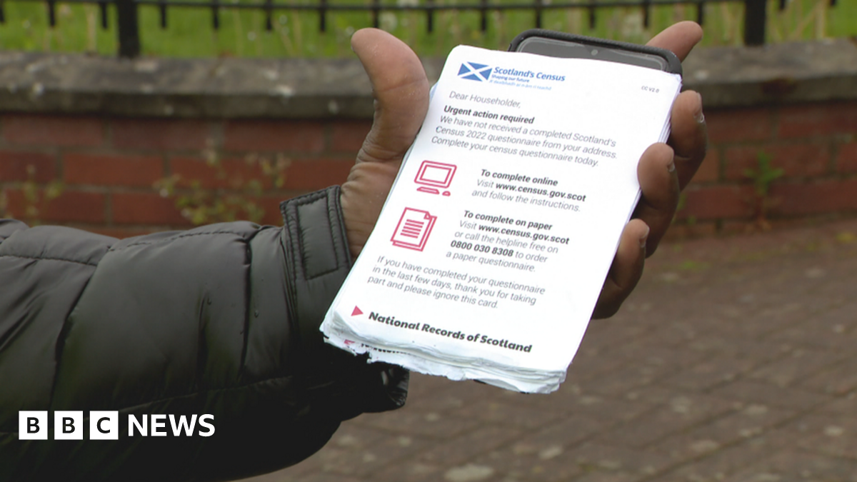 Scottish census: One in 10 homes still to complete the survey - BBC News