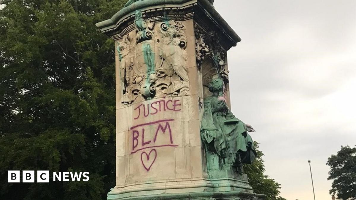 Leeds statue review: Majority want them left in place - BBC News