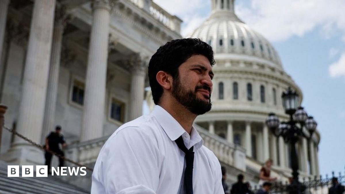 US lawmaker Greg Casar ends thirst strike after nine hours - BBC News