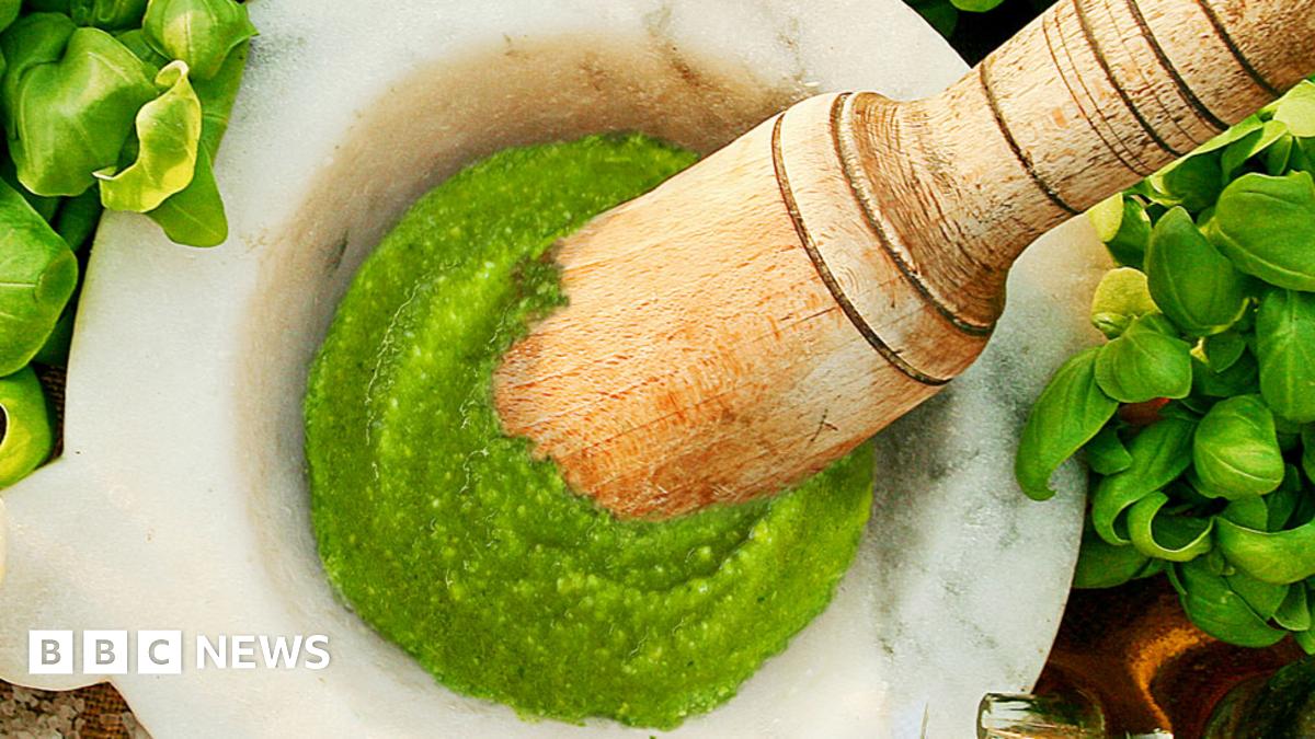 How one man got the world making pesto by hand - BBC News