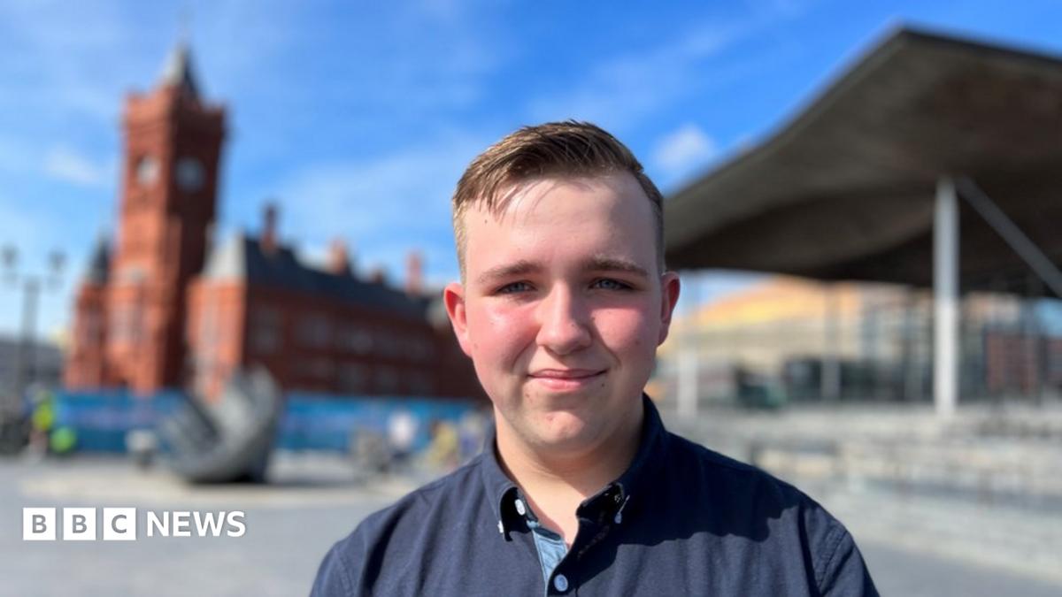 Merthyr Tydfil teenager invited to attend the Queen's funeral - BBC News