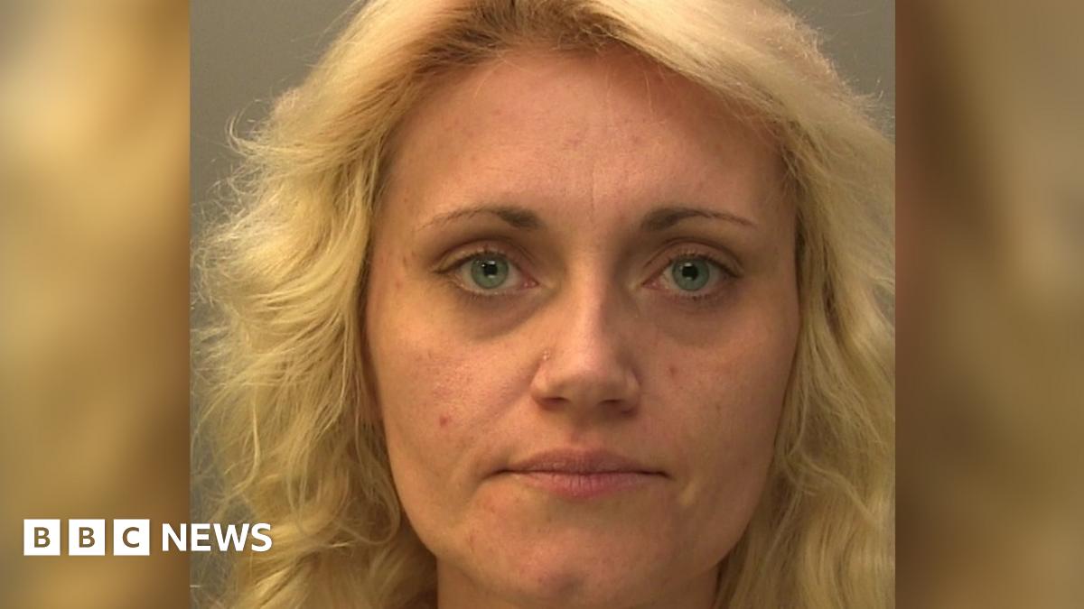 Wedding planner jailed over false claims about ex - BBC News