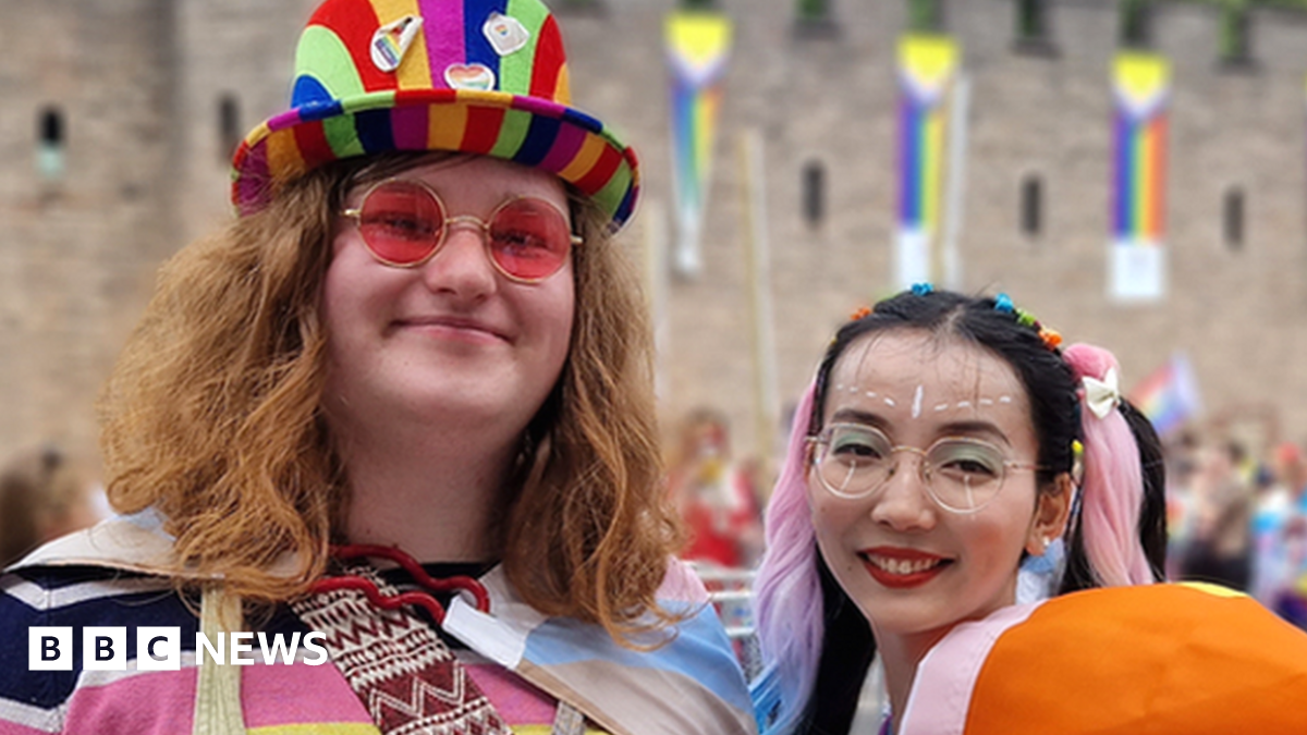 Cardiff: Pride Cymru celebrates its largest parade - BBC News