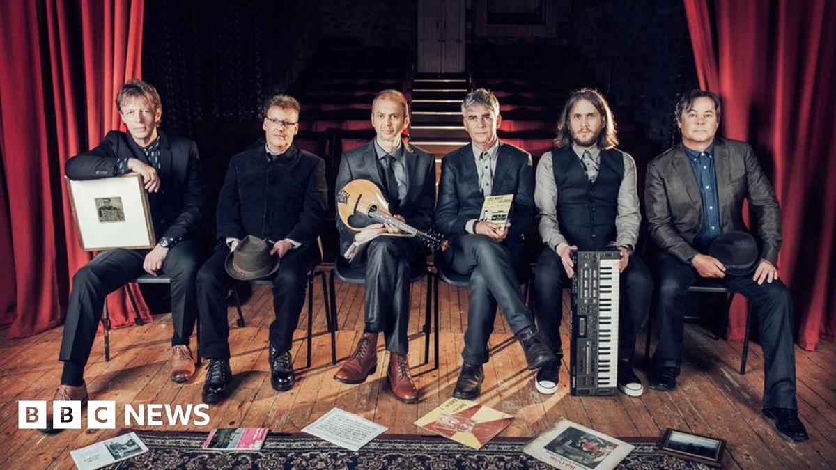 Runrig upset by farewell gigs ticket touts - BBC News