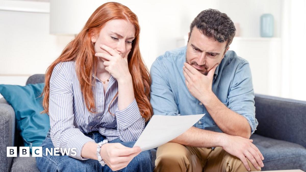 Energy bills forecast to rise in January to £1,996 - BBC News