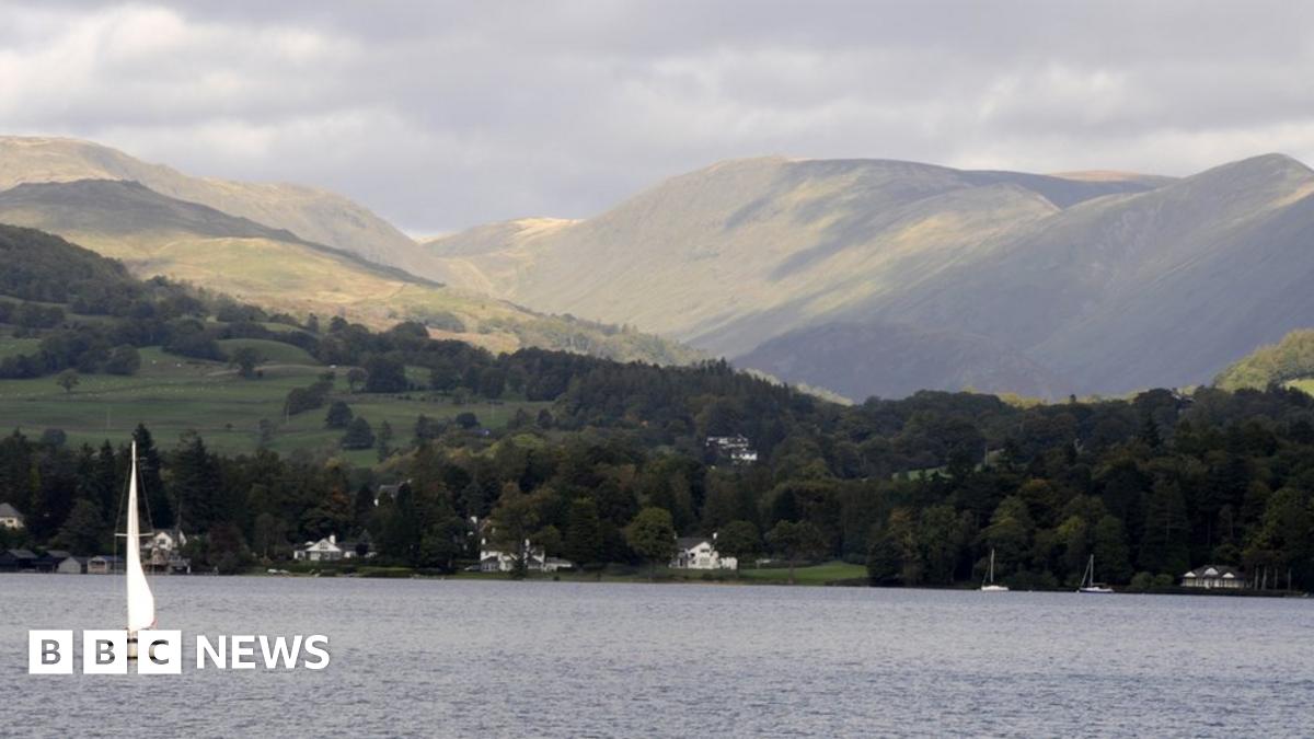 Survey reveals increased pollutants at Windermere - BBC News