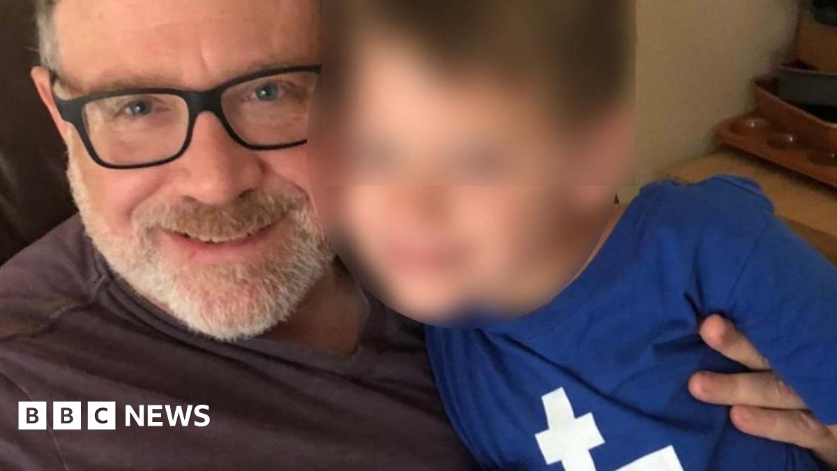 Texas parents battle in court for custody of transgender child - BBC News