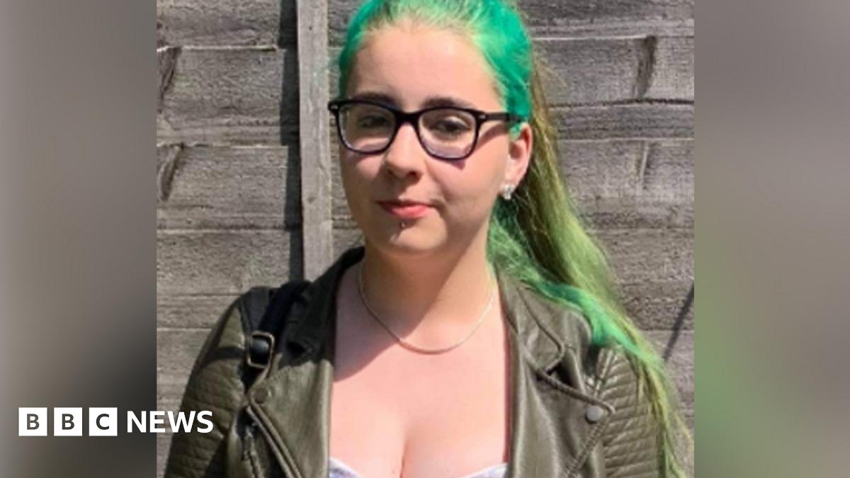 Bernadette Walker: Murder-accused denies watching teenager undress ...