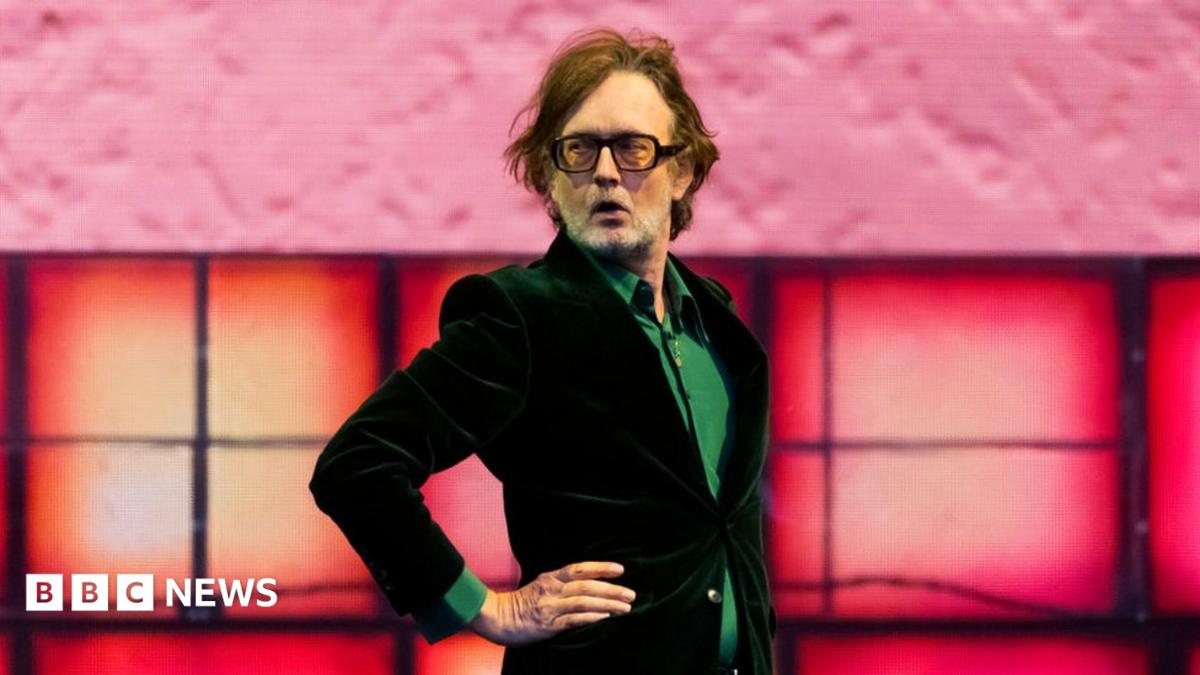 Pulp to headline Edinburgh's Hogmanay party - BBC News