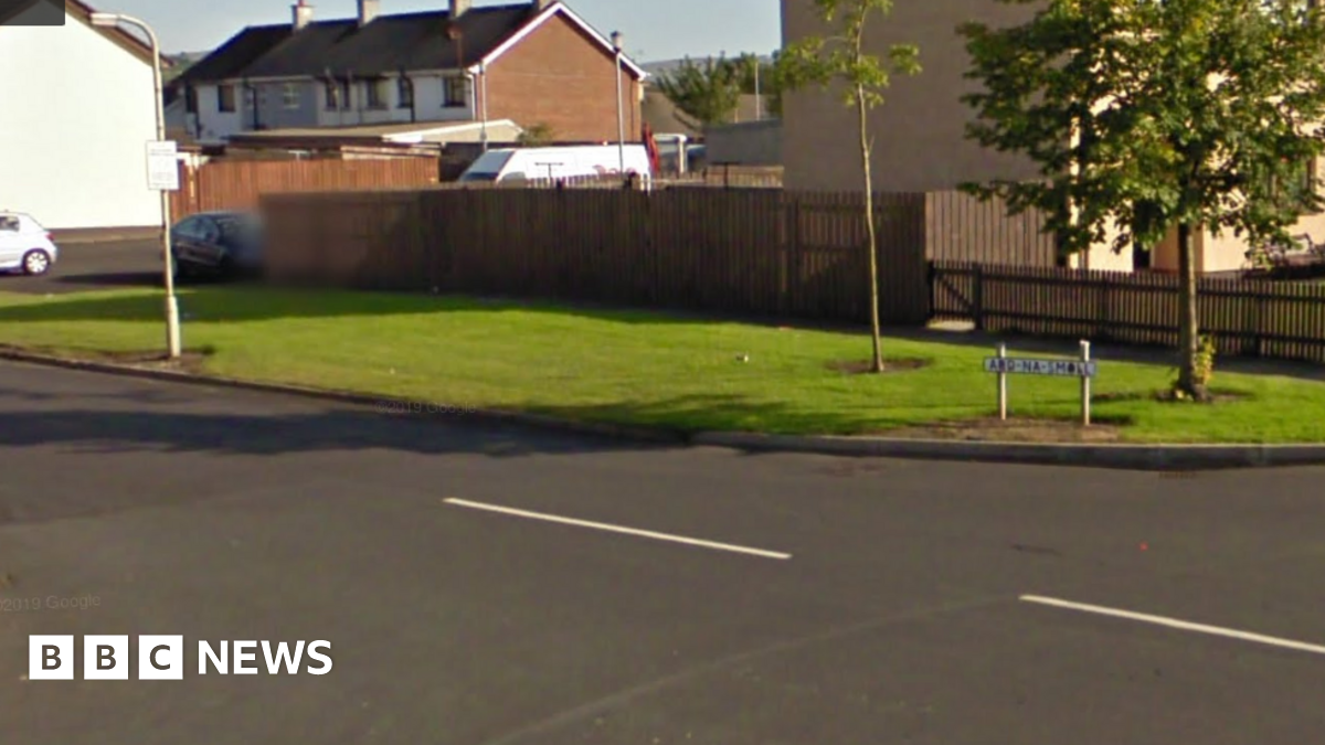 Dungiven: Viable pipe bomb found during security alert - BBC News