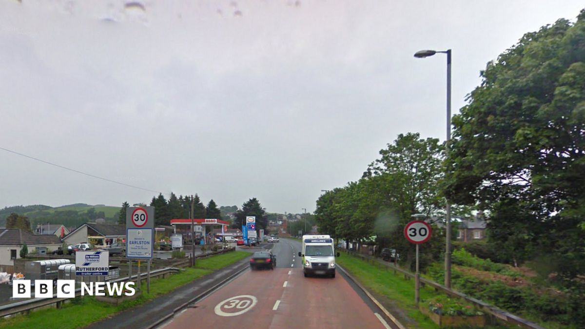 Police hunt dangerous driver after A68 incident near Earlston - BBC News