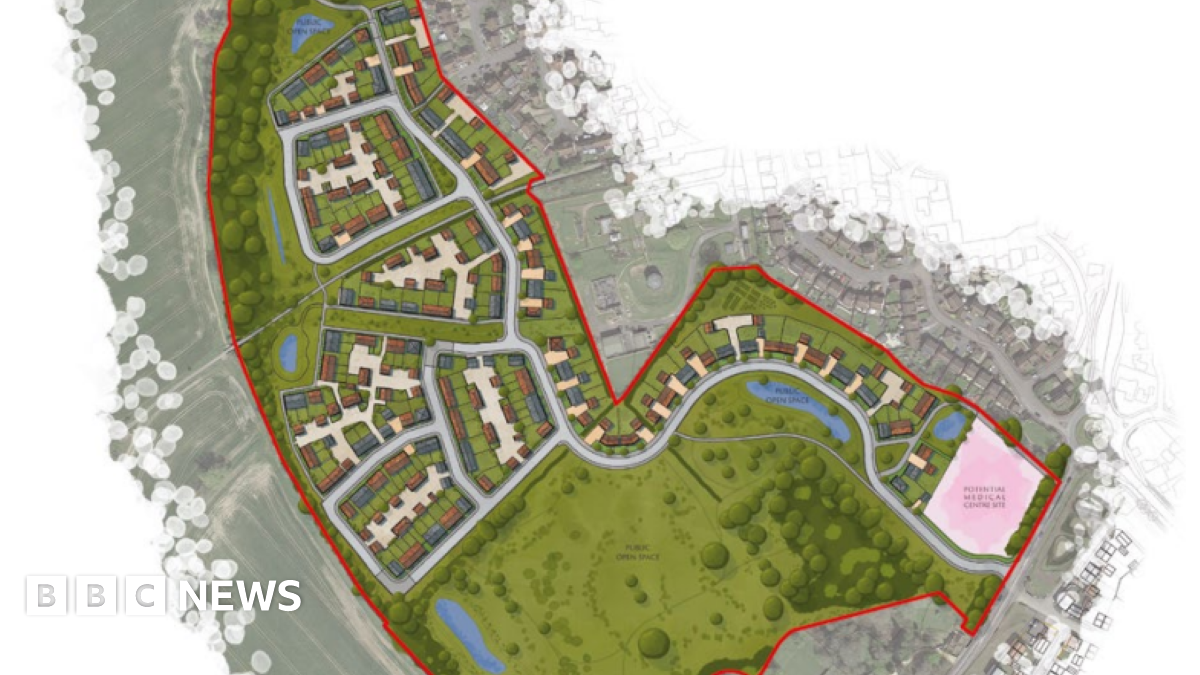 Hundreds sign petition to halt Calne new homes plan - BBC News