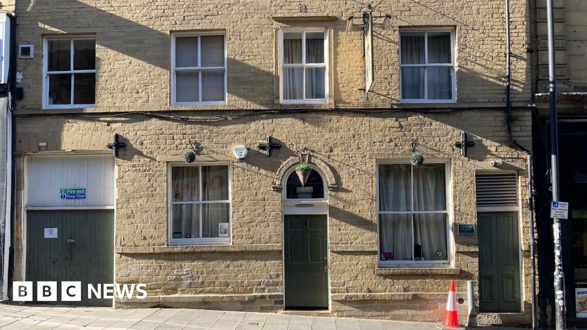 Samuel Smith's pub in Bradford closes suddenly - BBC News