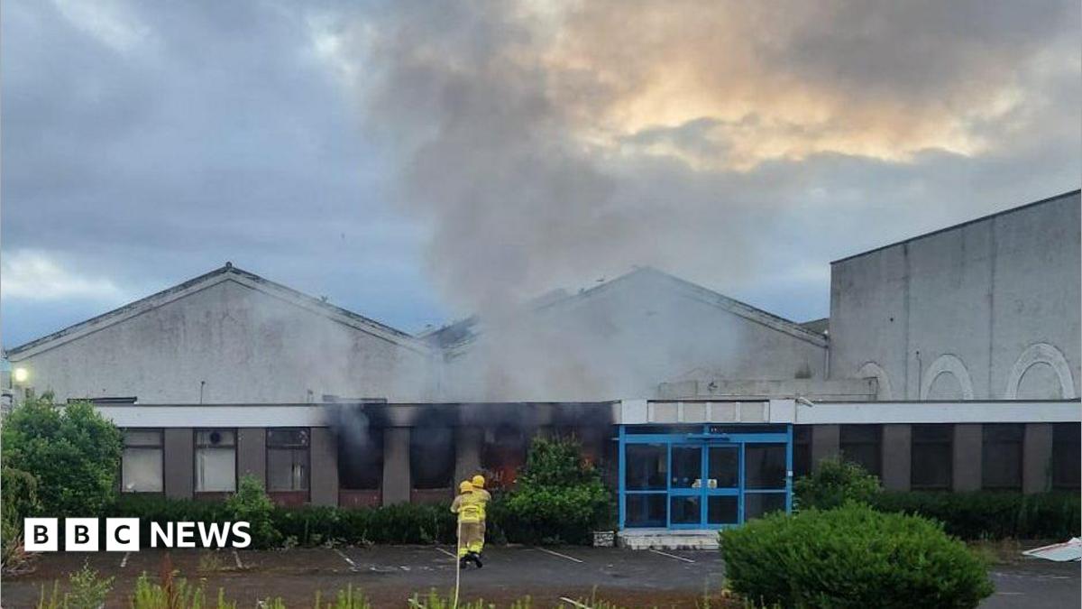 Coolock: Fire at site earmarked for asylum seekers - BBC News