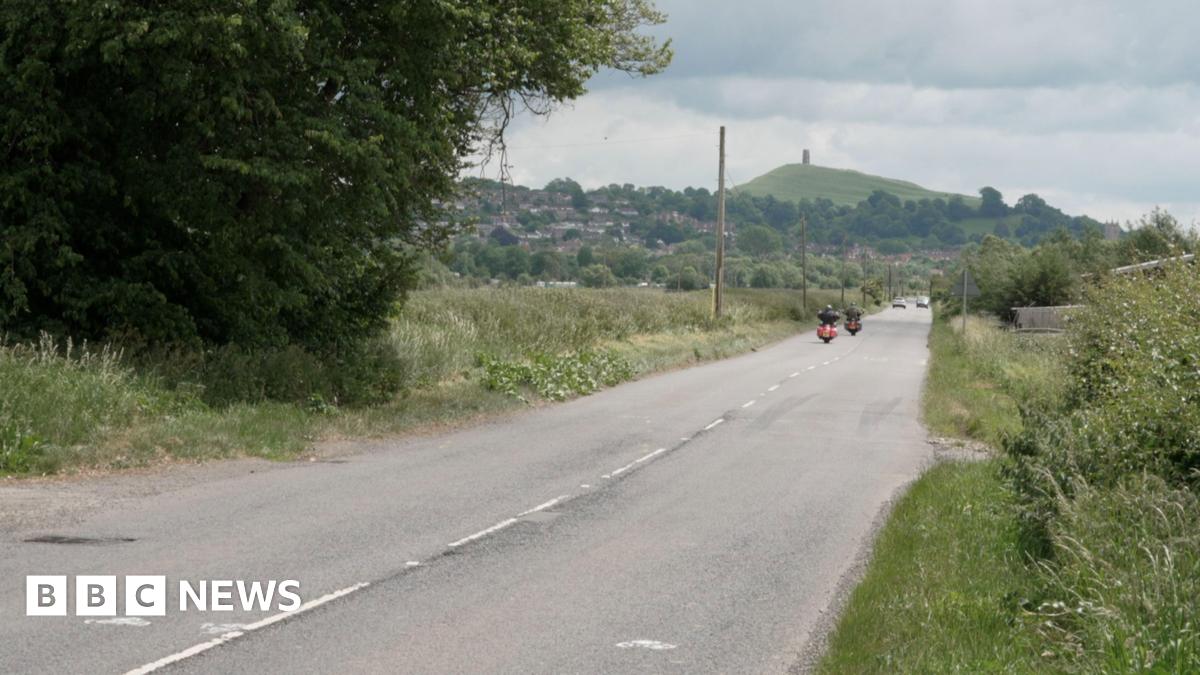 Crash near Glastonbury leaves two in life-threatening condition - BBC News