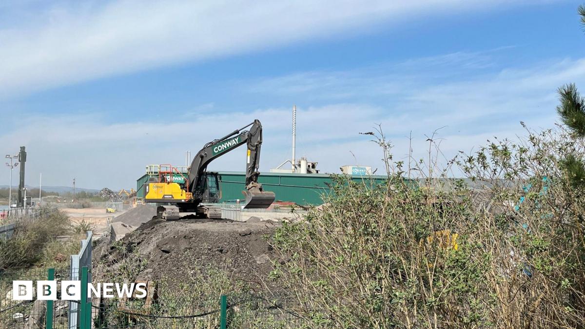 Concern over Newhaven factory emissions despite chimney extension - BBC ...