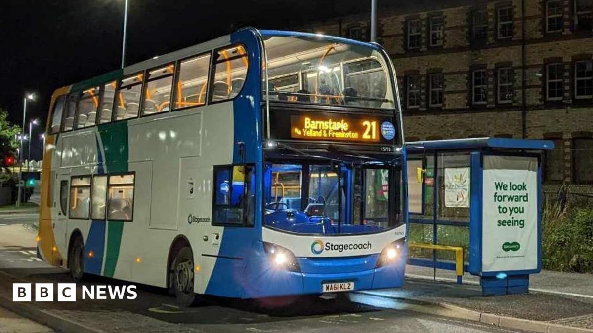 Night buses set to be introduced in Torquay - BBC News