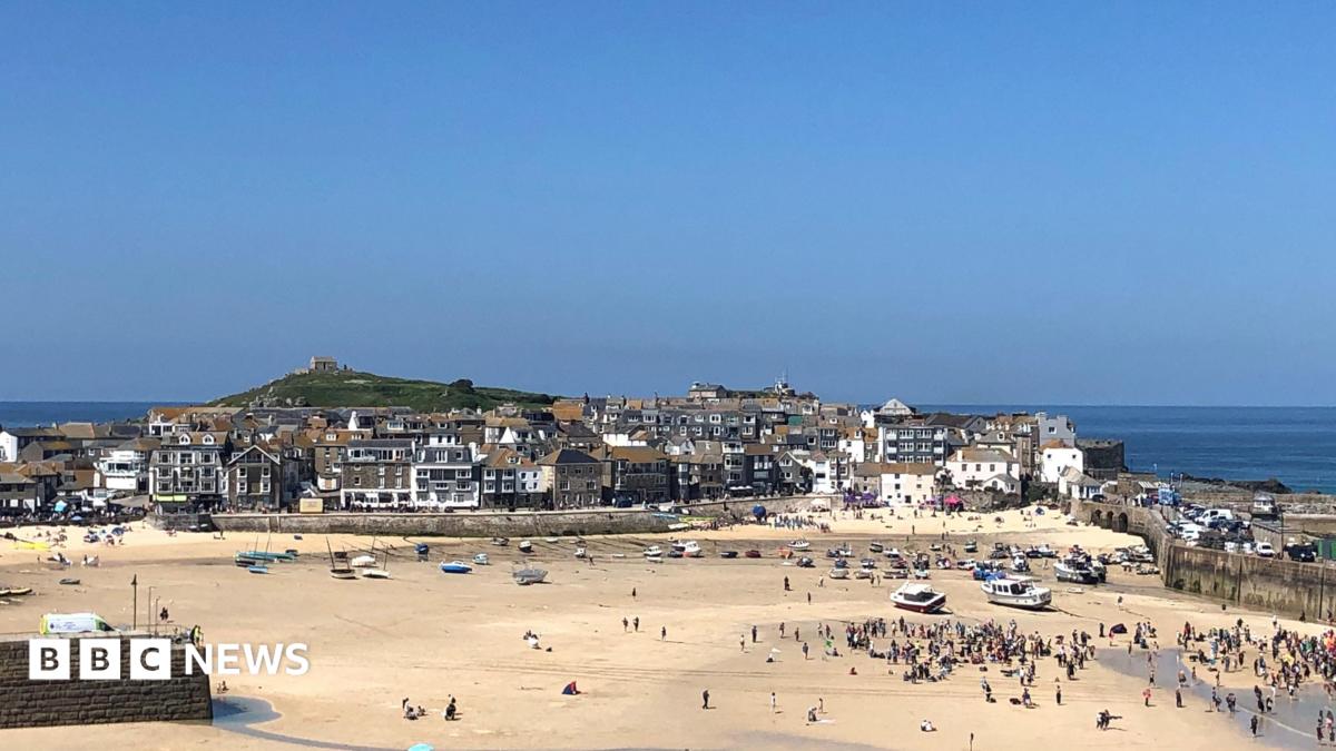 Calls for views on possible future Cornwall 'tourism tax' - BBC News