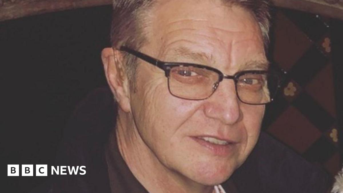 Keighley crash: Motorbike rider dies after car collision - BBC News