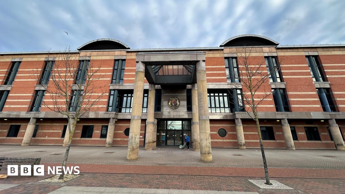 Middlesbrough paedophile caught in online sting jailed - BBC News