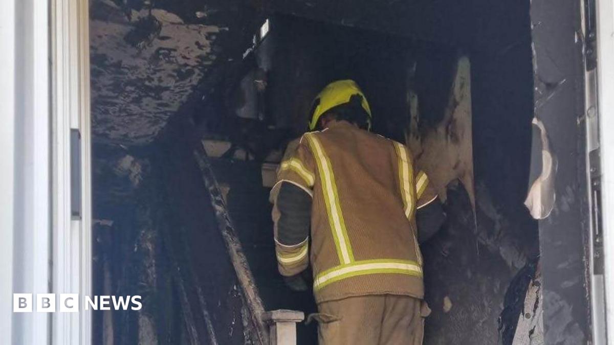 Coddington family 'devastated' by fire that destroyed house - BBC News
