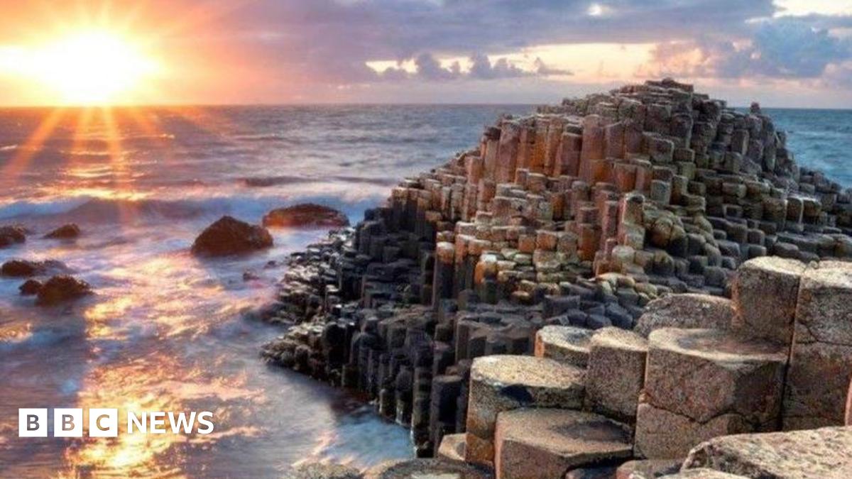 NI tourism: Data shows 50% jump in cross-border visitors - BBC News