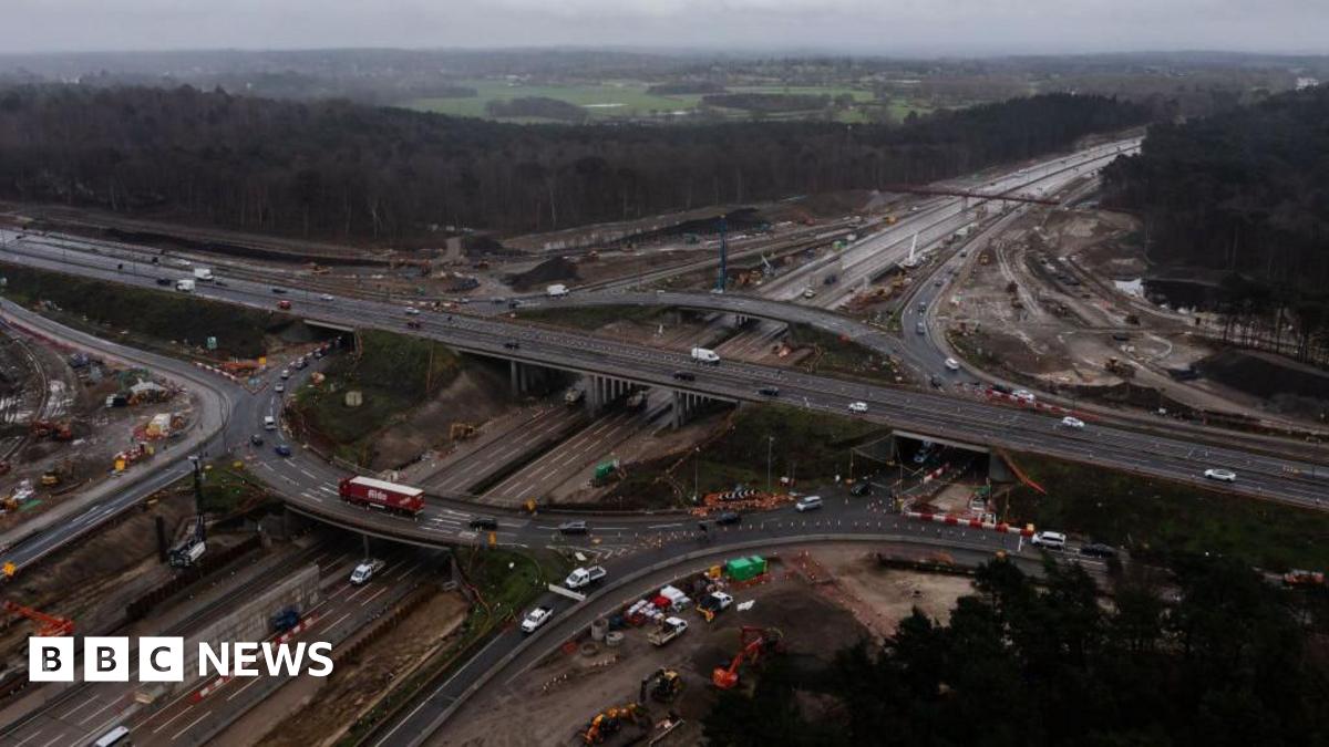 M25 and A3 interchange to be closed over weekend - BBC News