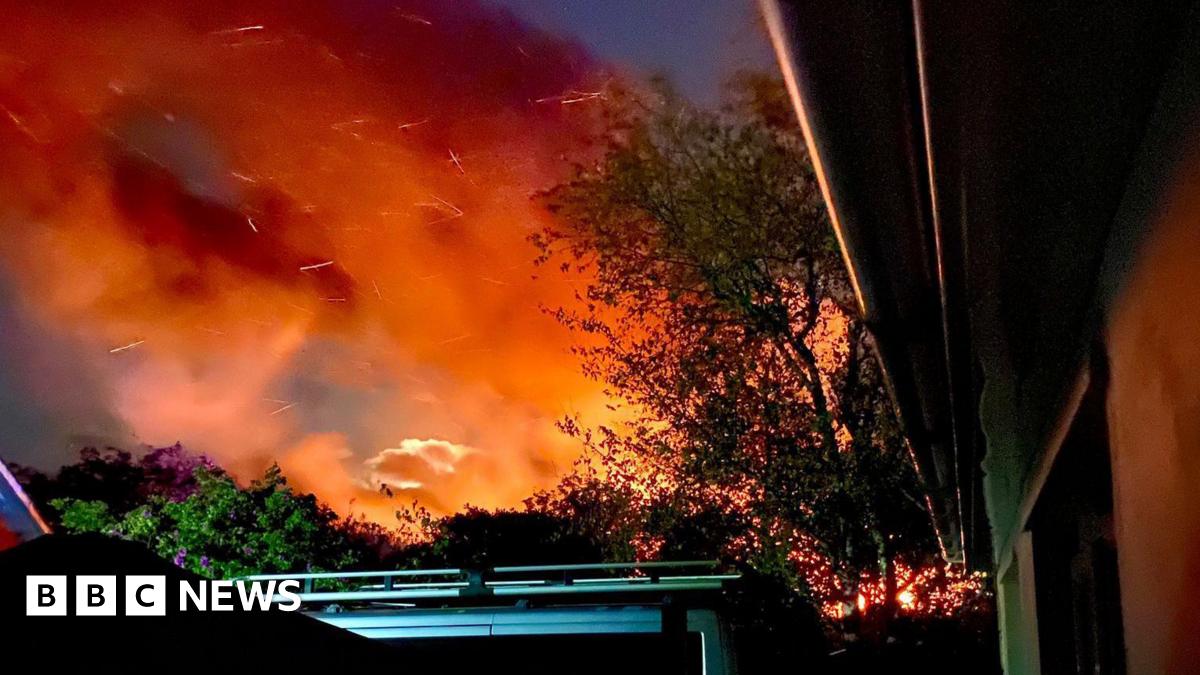 St Day pub evacuated after caravans and cylinders catch fire - BBC News