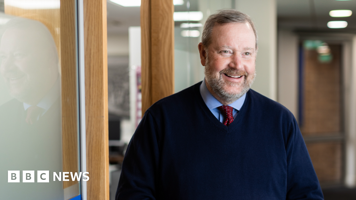 Trusting Channel Islands at greater risk of fraud - Ombudsman - BBC News