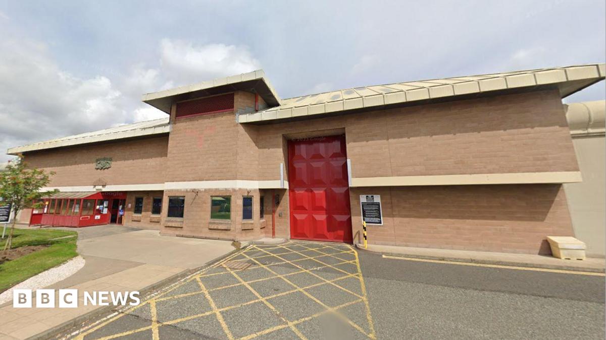 Middlesbrough woman caught smuggling drugs into prison sentenced - BBC News