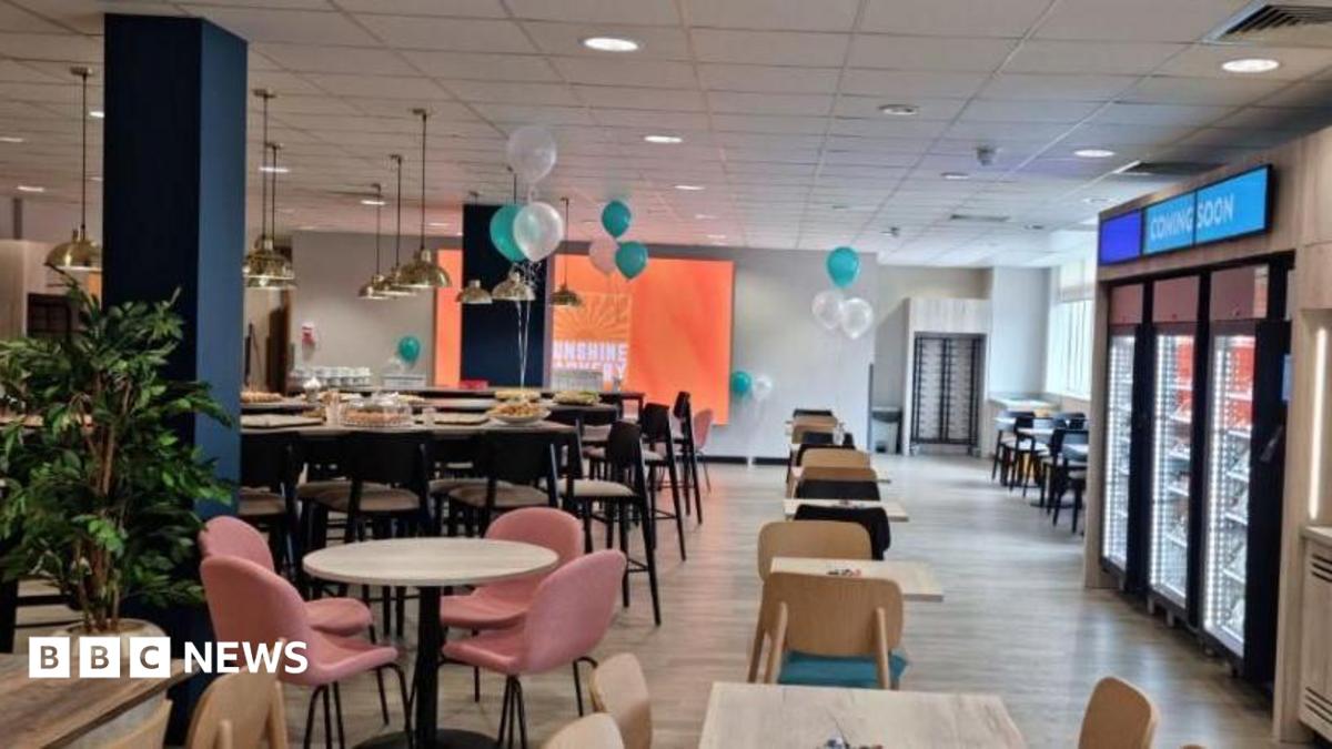 Wellbeing café launches at Peterborough City Hospital - BBC News