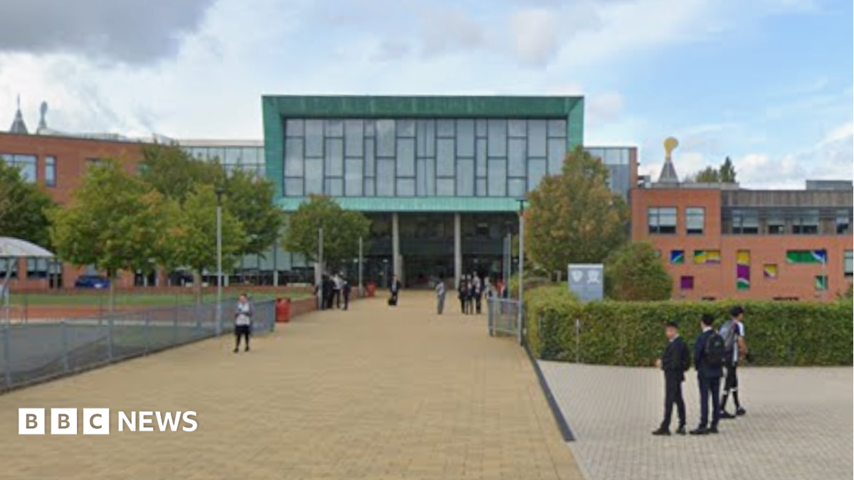 Ofsted praises Wolverhampton Highfields School - BBC News