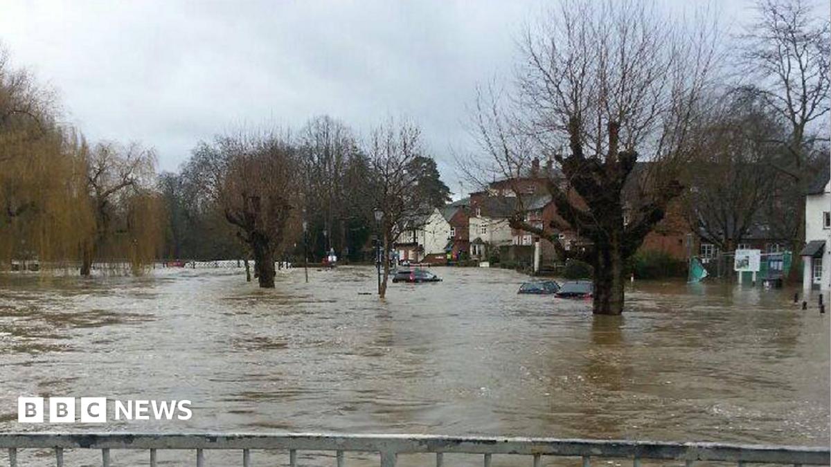 Guildford flood defence scheme needs to be larger, officials say - BBC News