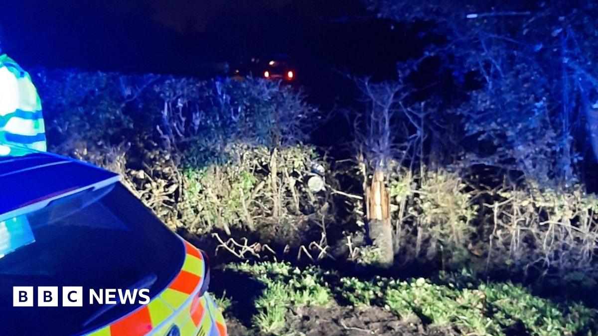 Mursley phone lines disrupted after vehicle fails to stop - BBC News