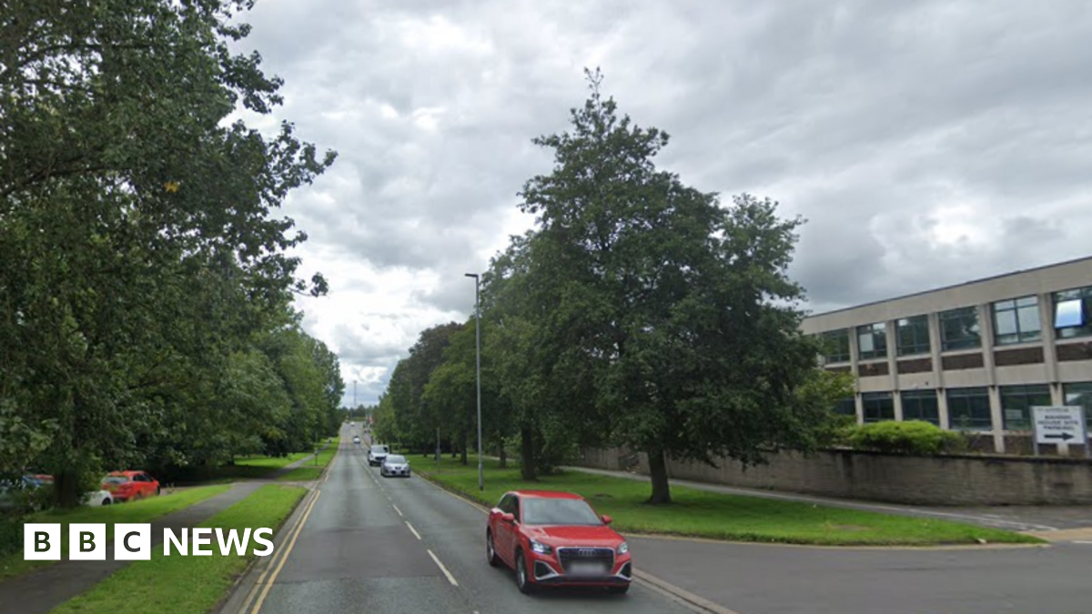 Nantwich man, 55, arrested in Crewe over e-scooter theft claim - BBC News