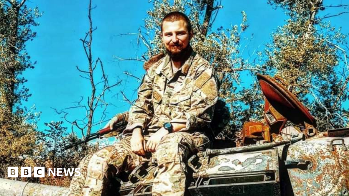Ukraine: Body brought home of 'brave soul' fighter - BBC News
