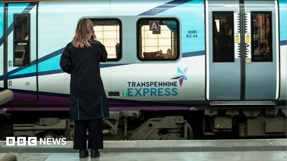 Hull: Train tickets discounted in effort to tackle city traffic - BBC News