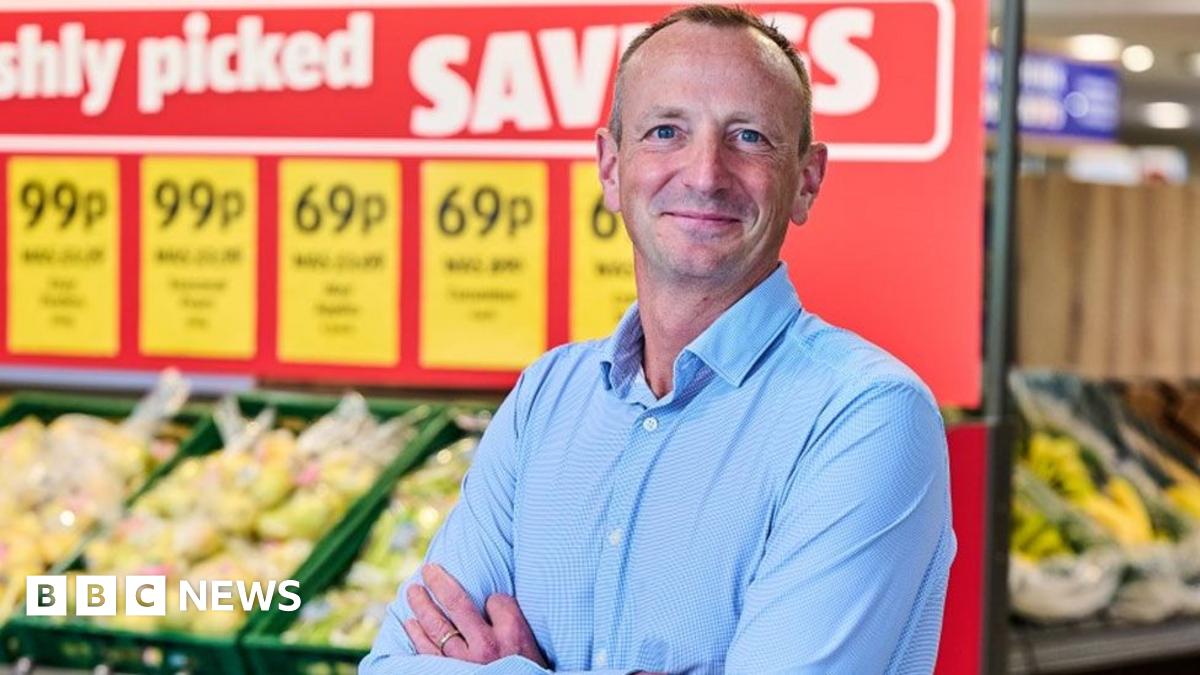 Aldi shoppers treat themselves as cost pressures ease - BBC News