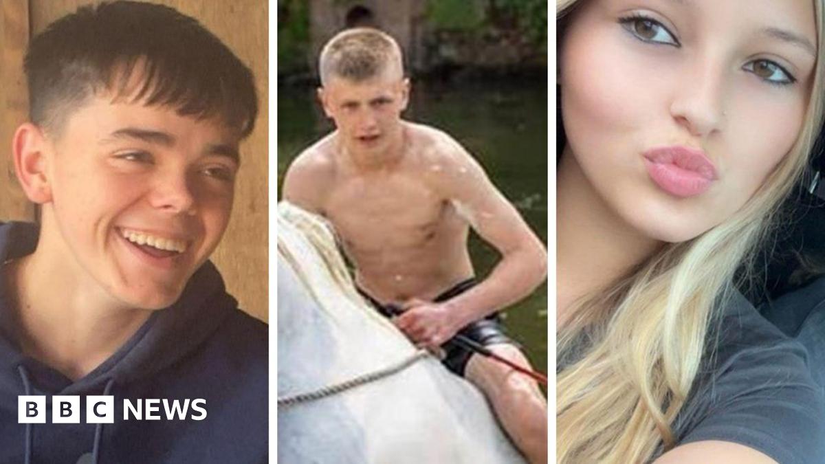 Tributes paid to teens killed in car crash near Heathrow airport - BBC News