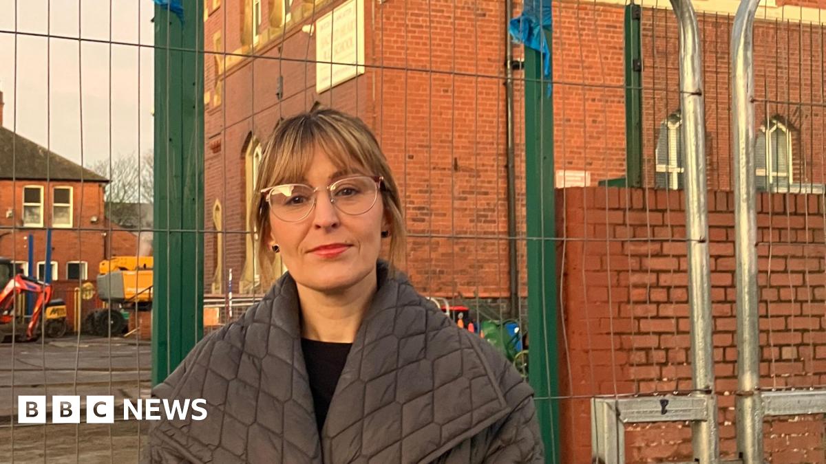 'Tricky' time as pupils wait two years for Barrow school return - BBC News