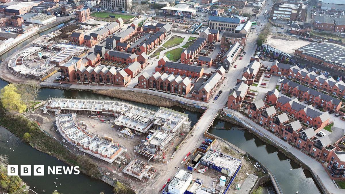 Leicester City Council to keep Waterside flats for social housing - BBC ...