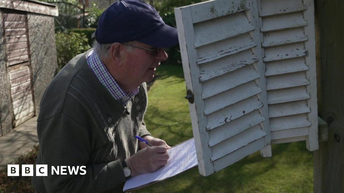 Amateur meteorologist records 66 years of daily weather - BBC News