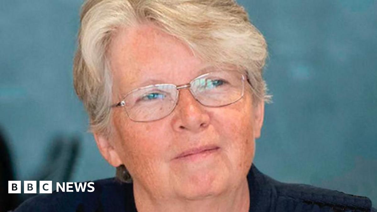 Former Wolverhampton mayor appointed MBE in New Year Honours - BBC News