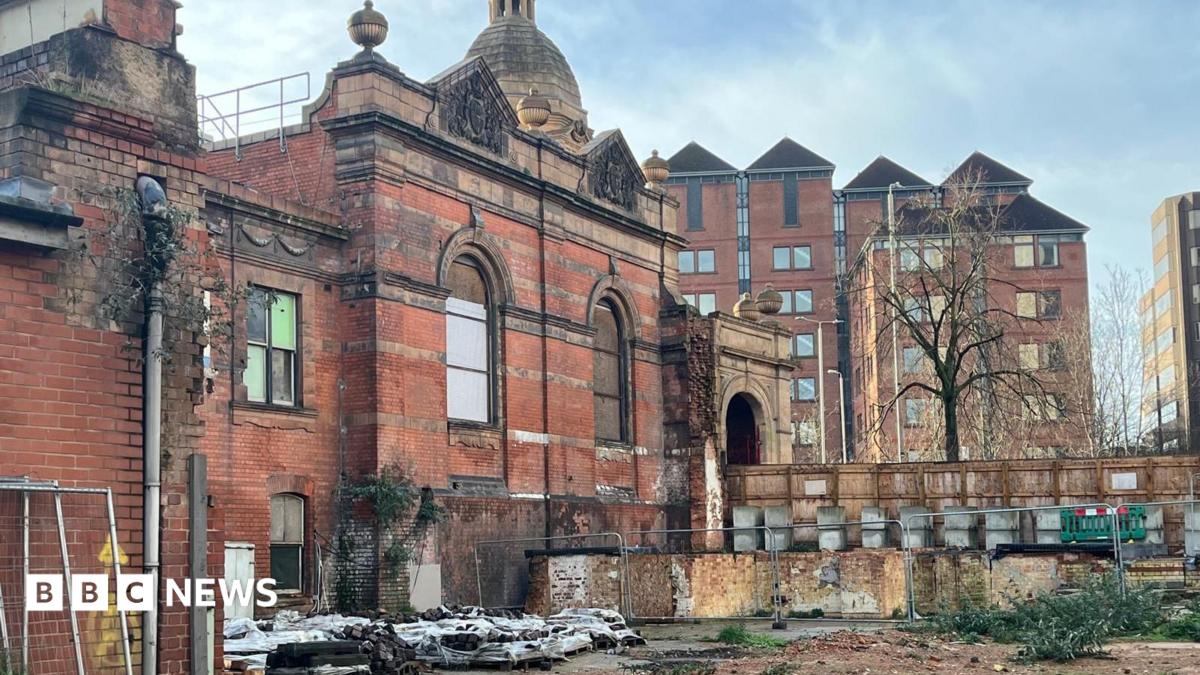 Council aims to finish Leicester rail station revamp by mid-2029 - BBC News